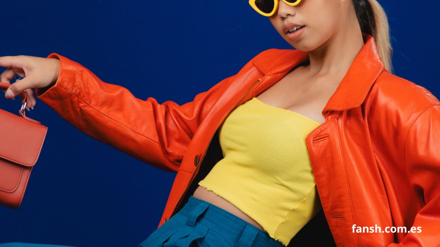 🥇 Cómo combinar ropa de color salmón | ¡Consejos 2022!